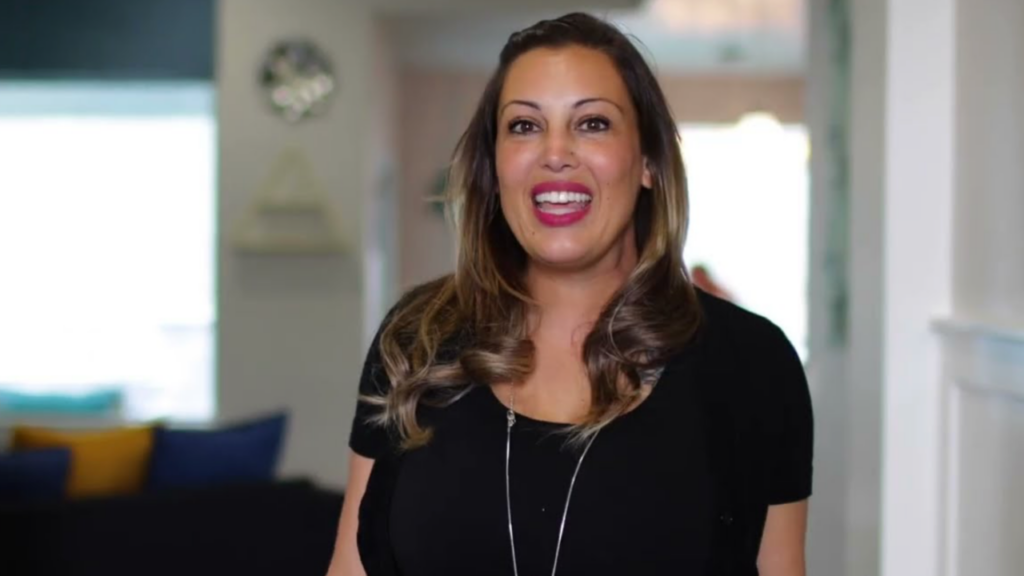 Khara Lewis' Transformative Weight Loss Journey